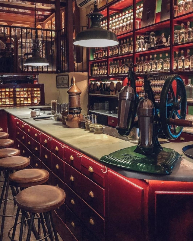 10 of our favourite cocktails bars in Barcelona